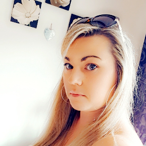 Avon | SAMANTHA SMITH