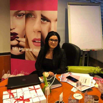 Avon | Estera-Codruta Muresan